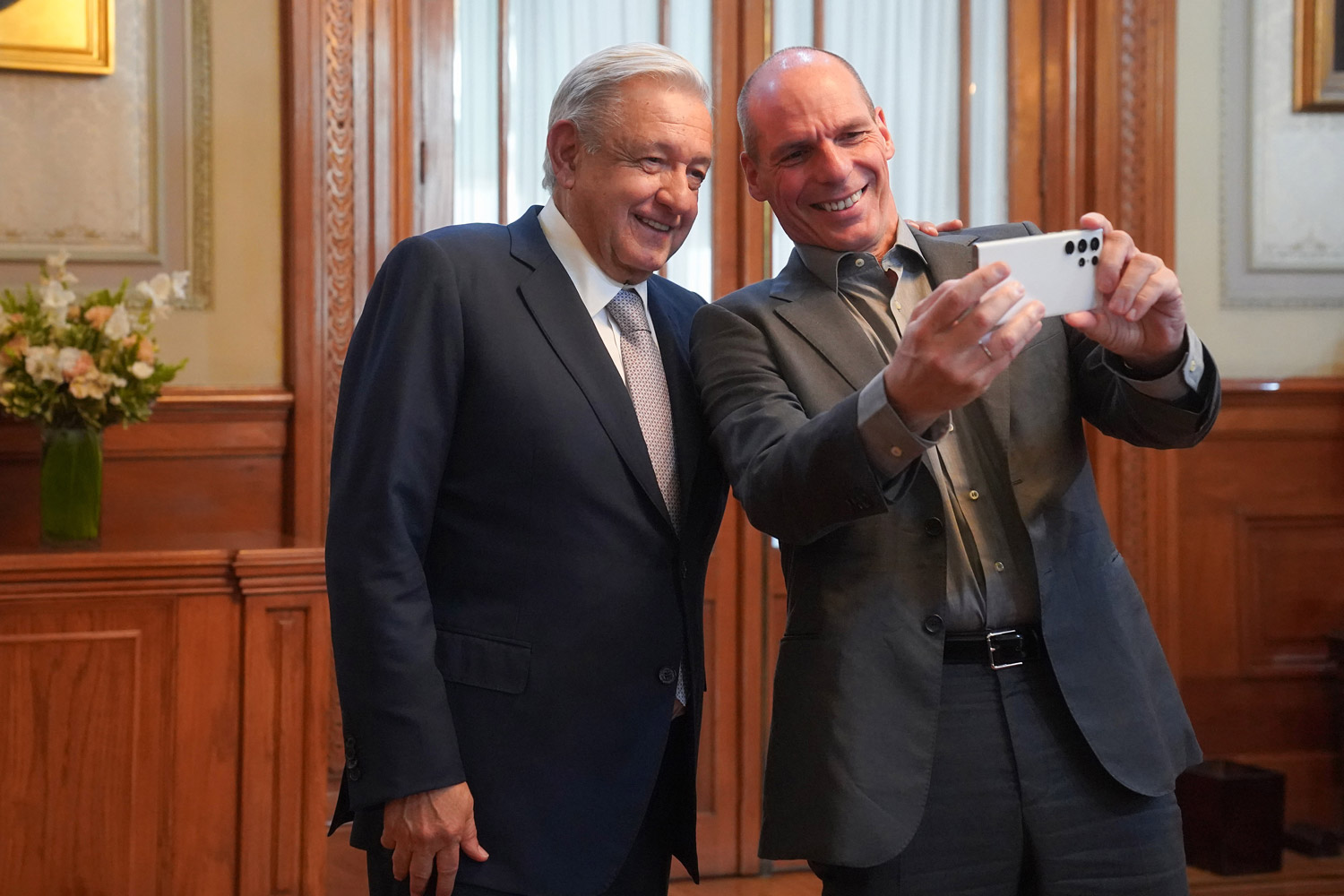 AMLO RECIBE EN PALACIO NACIONAL AL ECONOMISTA GRIEGO, YANIS VAROUFAKIS